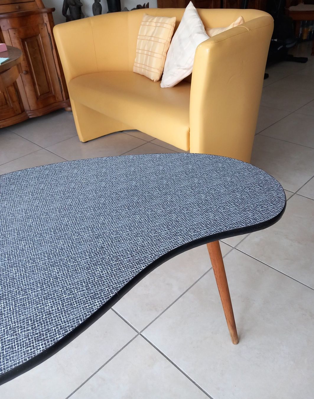 Belle table haricot vintage en formica, années 60. (D'occasion) à ...