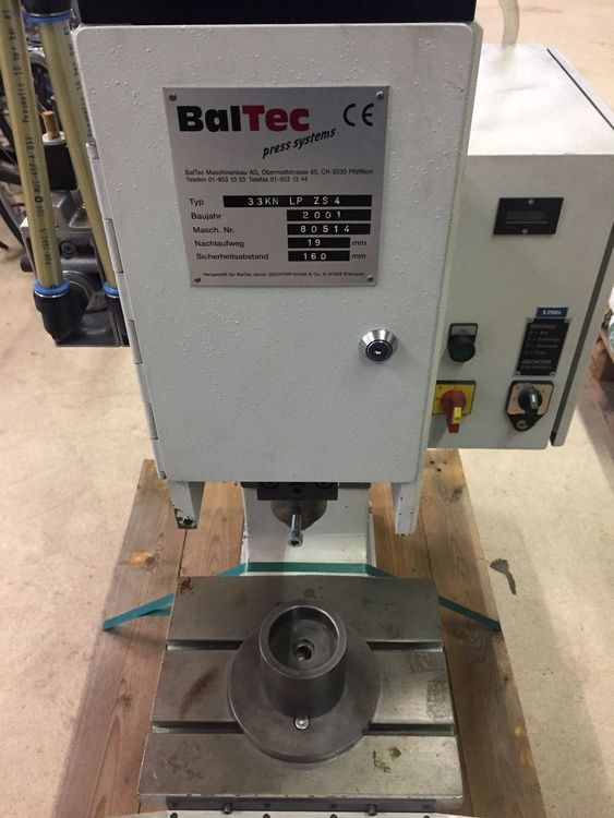 Neuwertige "Baltec" Presse / Nietmaschine / pneumatisch | Kaufen auf ...