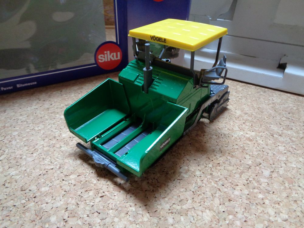 SIKU 3131 Vögele Asphaltfertiger (Neu und originalverpackt) in ...