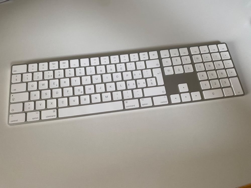 Apple Magic Keyboard A1843 QWERTZ-Layout (CH Tastatur) (Gebraucht) in ...