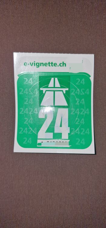 Autobahn Vignette 2024 (Neu und originalverpackt) in Roggliswil für CHF 38 – mit Lieferung auf ...