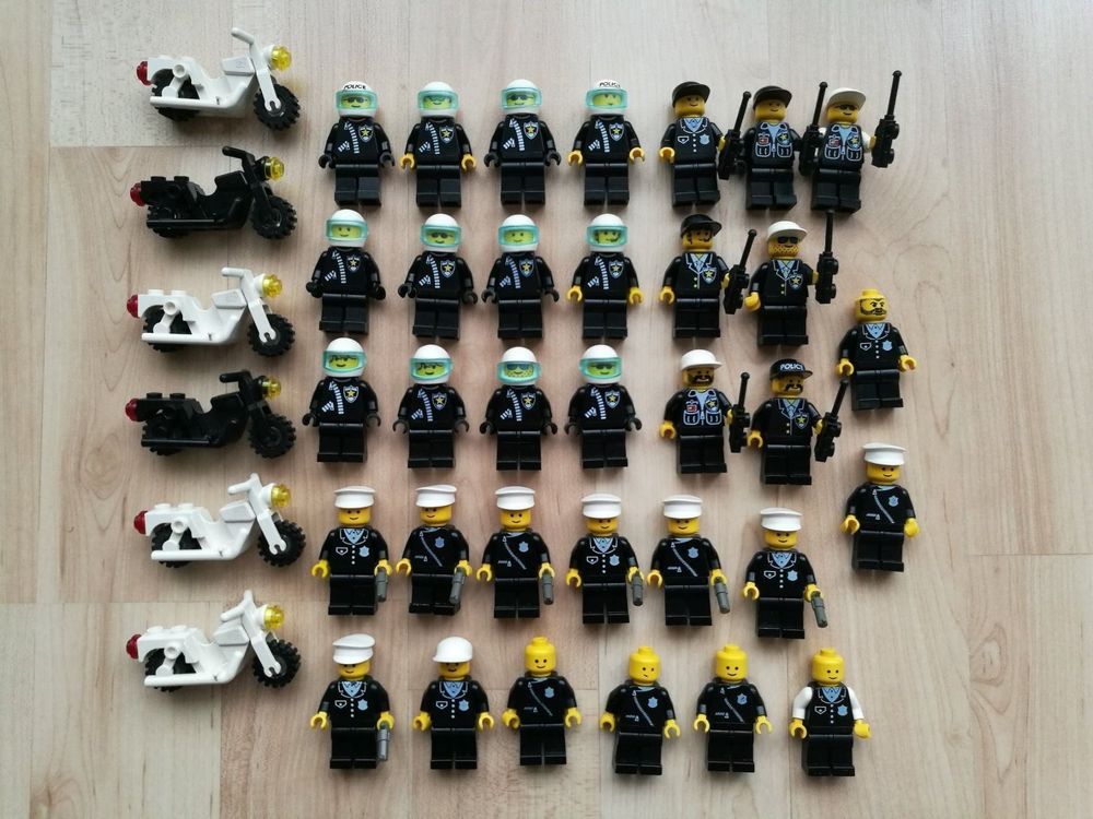 33 Polizei Lego Minifiguren, 90er Jahre (Gebraucht) in Wil SG für CHF ...