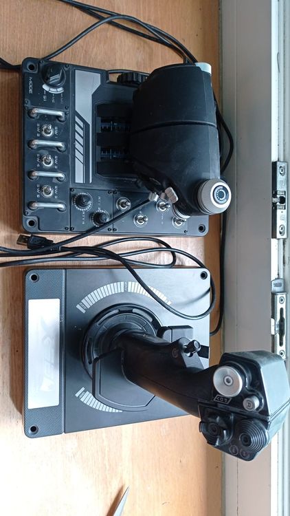 Logitech X-56 Rhino Joystick Flugsimulator | Kaufen auf Ricardo