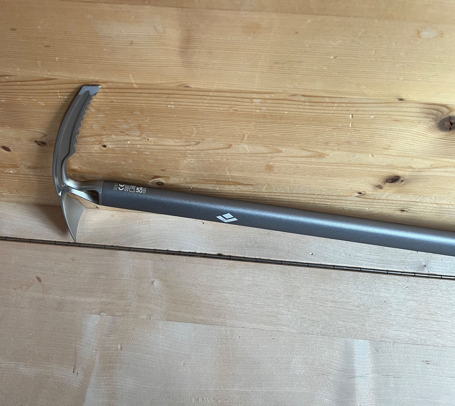 BLACK DIAMOND Raven Ice Axe, 75 cm (Gebraucht) in Mürren für CHF 50 ...