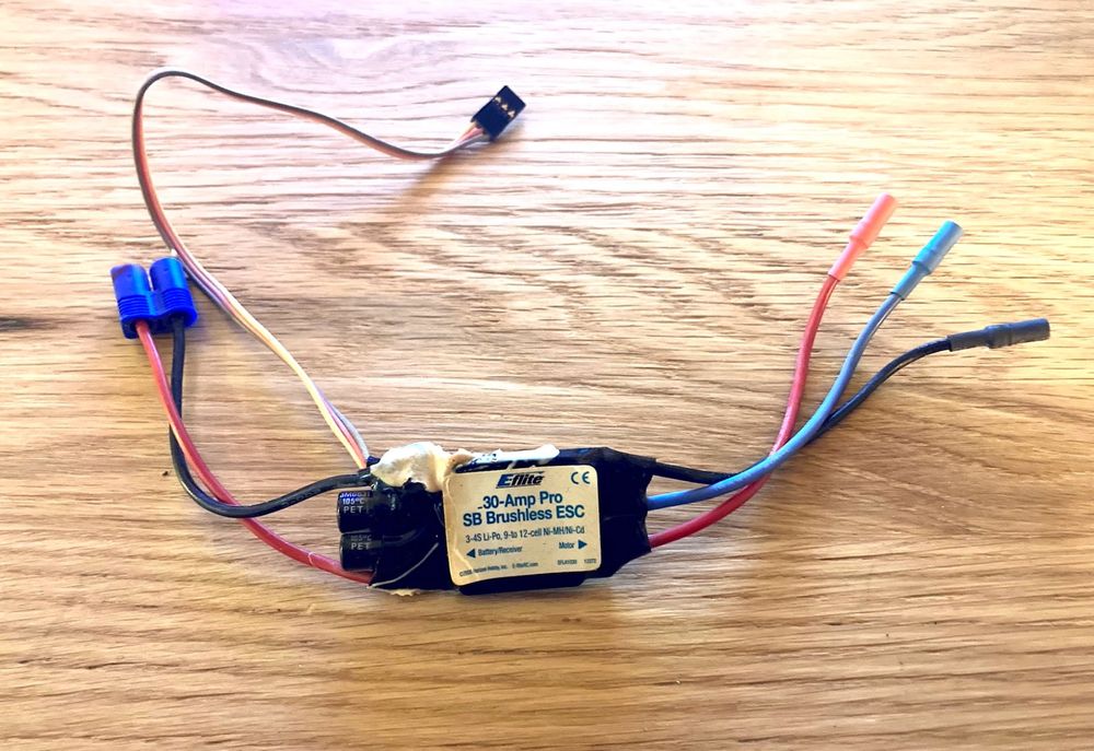 Eflite ESC 30-Amp Pro Switch-Mode BEC Brushless 3-4S (Gebraucht) in ...
