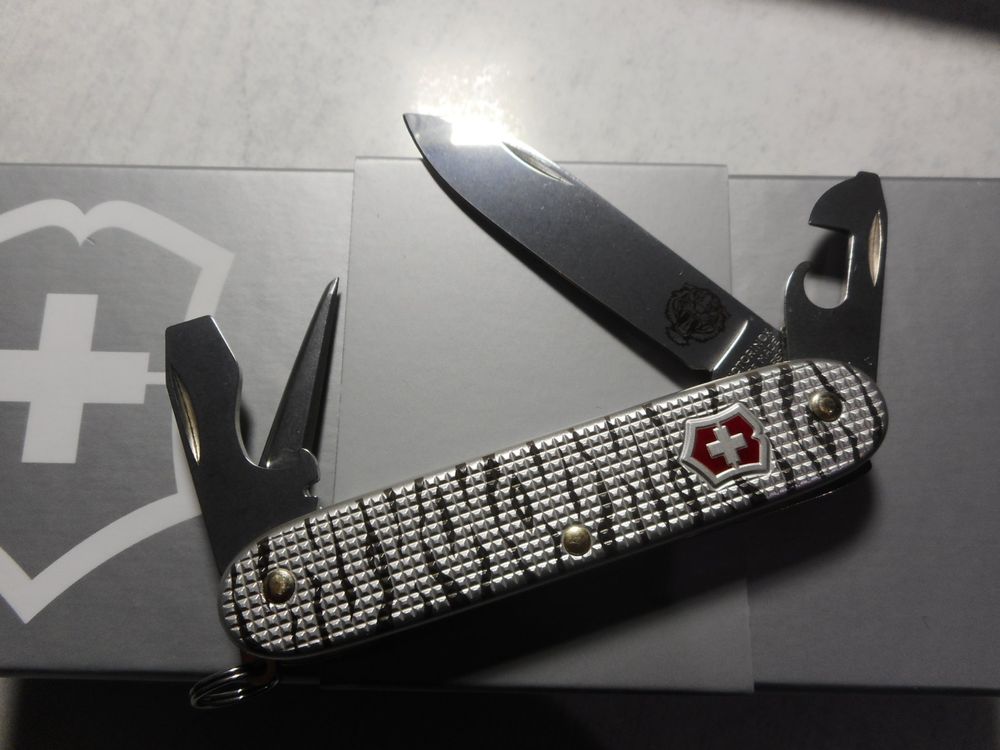 Victorinox Pioneer Alox Tiger (Neu und originalverpackt) in Rotkreuz ...