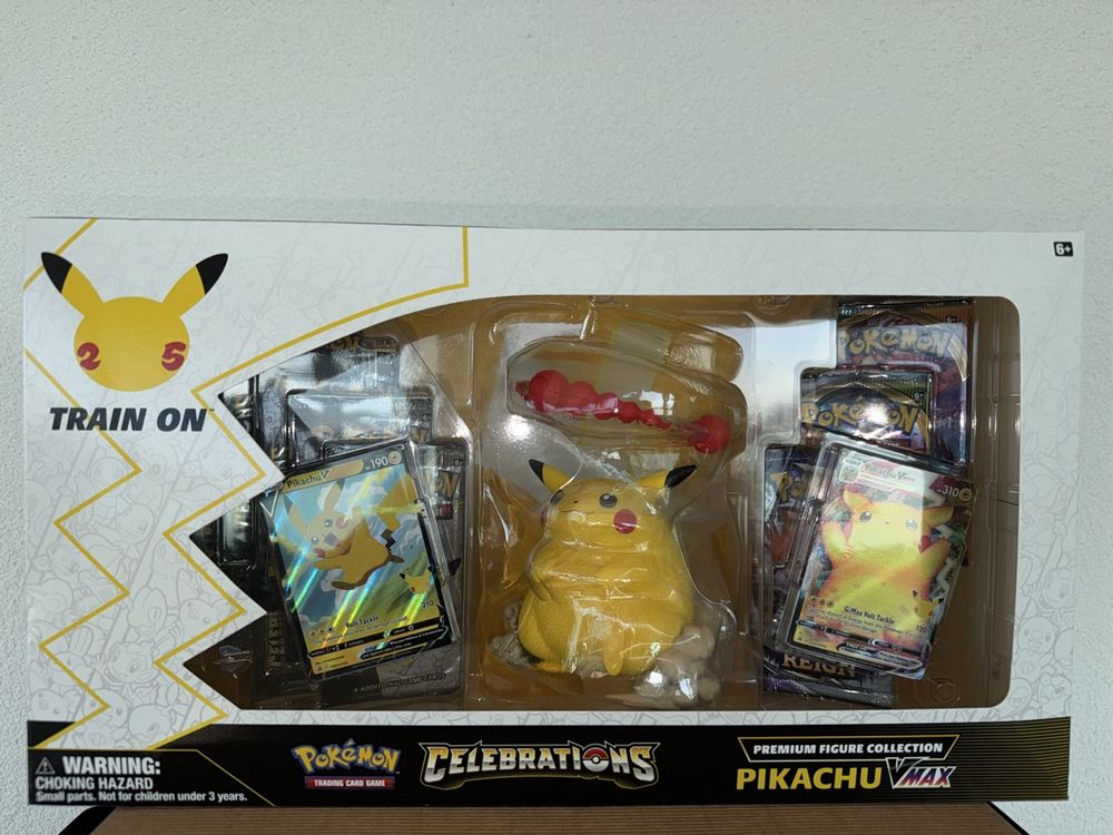 Pokémon Celebrations Pikachu Vmax Premium Figure Collection | Kaufen ...