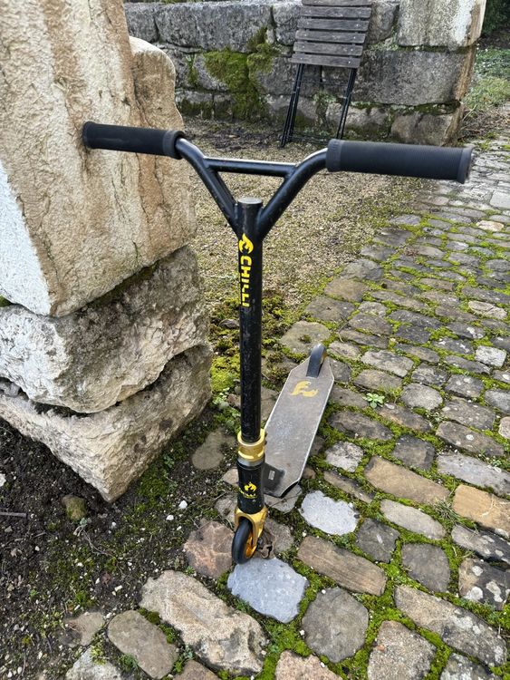 Chilli Pro Scooter 3000-Black/Gold (Gebraucht) in Ligerz für CHF 60 ...
