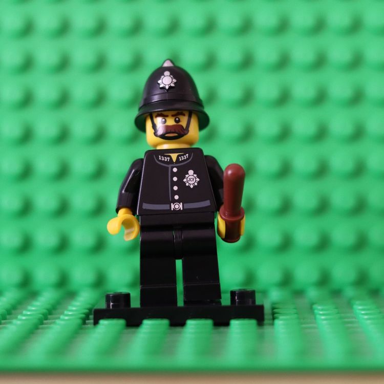 LEGO Minifigur Series 11, Constable | Kaufen auf Ricardo