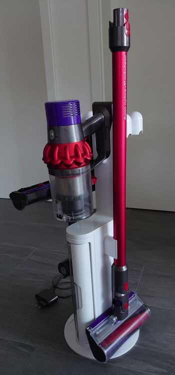 Dyson V10 Motorhead mit Zubehör und Dok-Station (Gebraucht) in ...