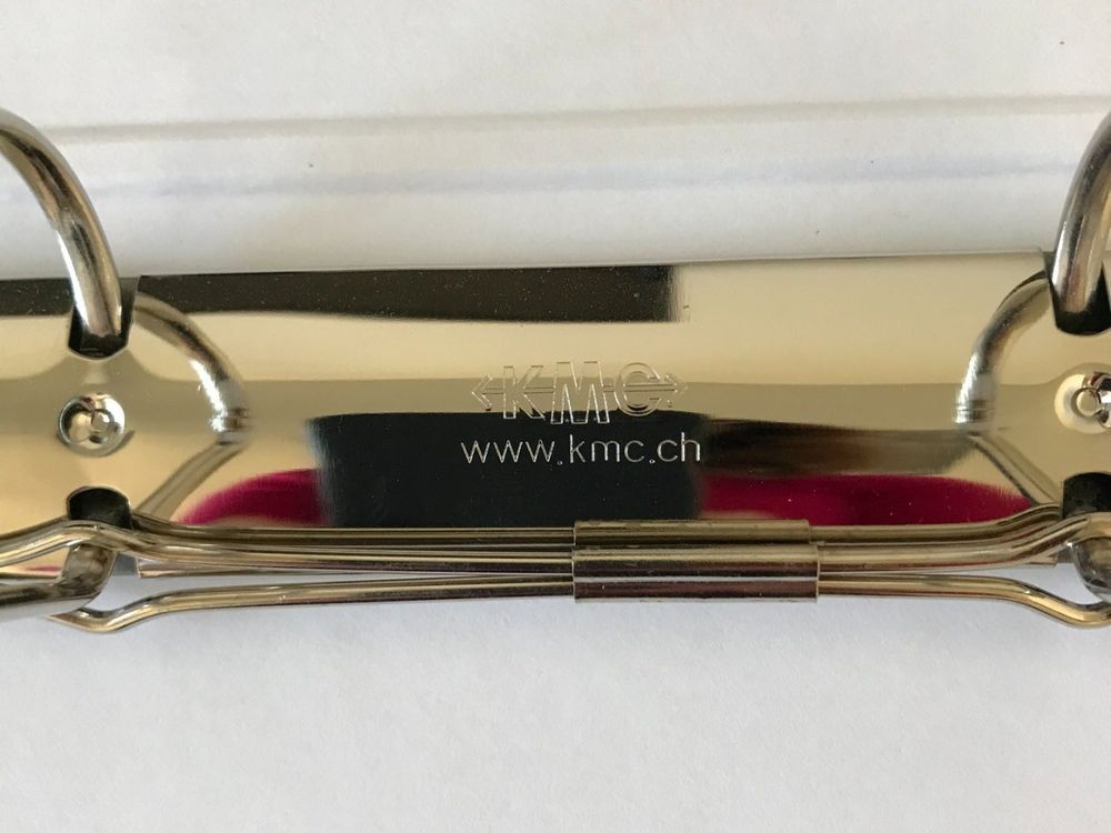 5x Ordner A4 mit 4 Löcher (+ 1 geschenkt) (Gebraucht) in Zug für CHF 1. ...