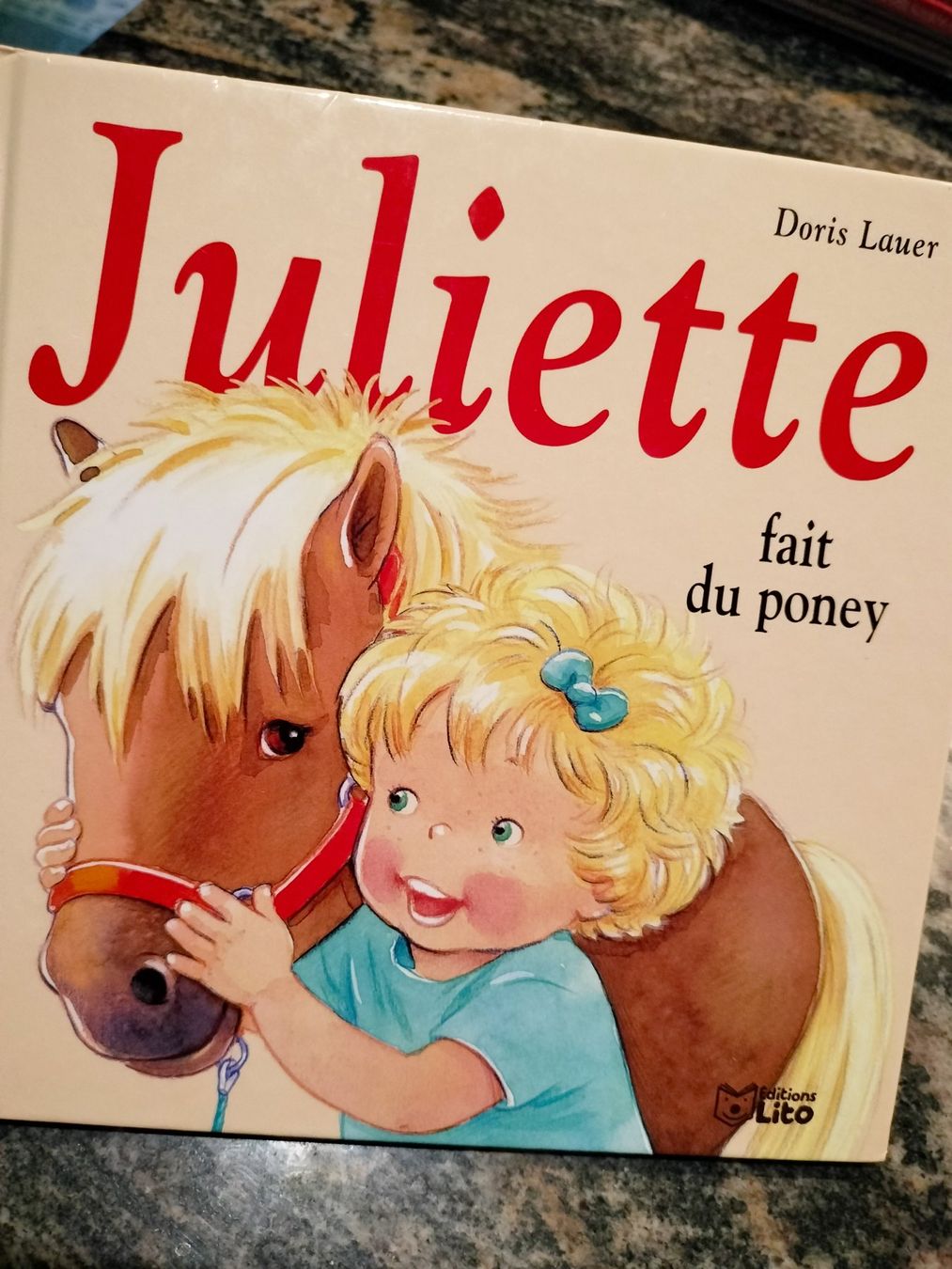 Juliette fait du poney Doris Lauer (D'occasion) à Cortaillod pour CHF 3 ...