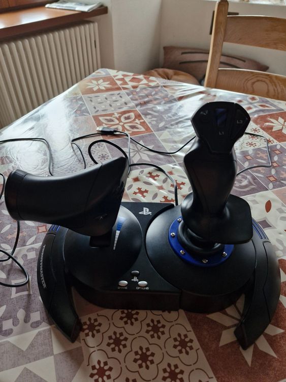 Thrustmaster T.Flight Hotas 4 (Gebraucht) in Sala Capriasca für CHF 58 ...