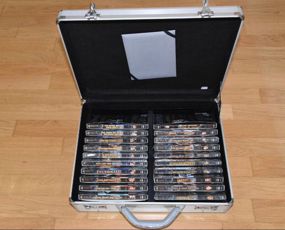 James Bond Ultimate Koffer (Gebraucht) in St-Sulpice VD für CHF 60 ...