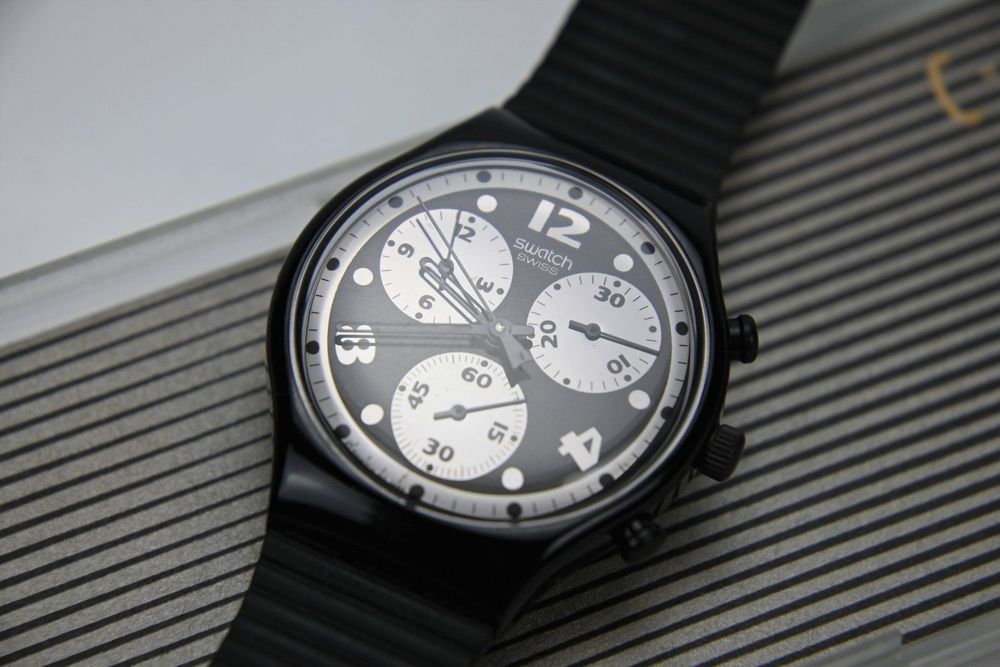 Swatch Chrono Moon Shadow SCB110 NEW (Neu und originalverpackt) in ...