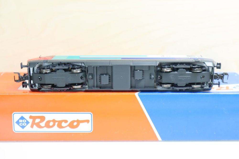 ROCO Re 460 E-Lok "Hong-Kong" - 63507 (Defekt) in Winterthur für CHF 63 ...