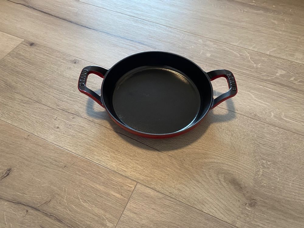 Wunderschne Staub Gusseisen Pfanne Bilder