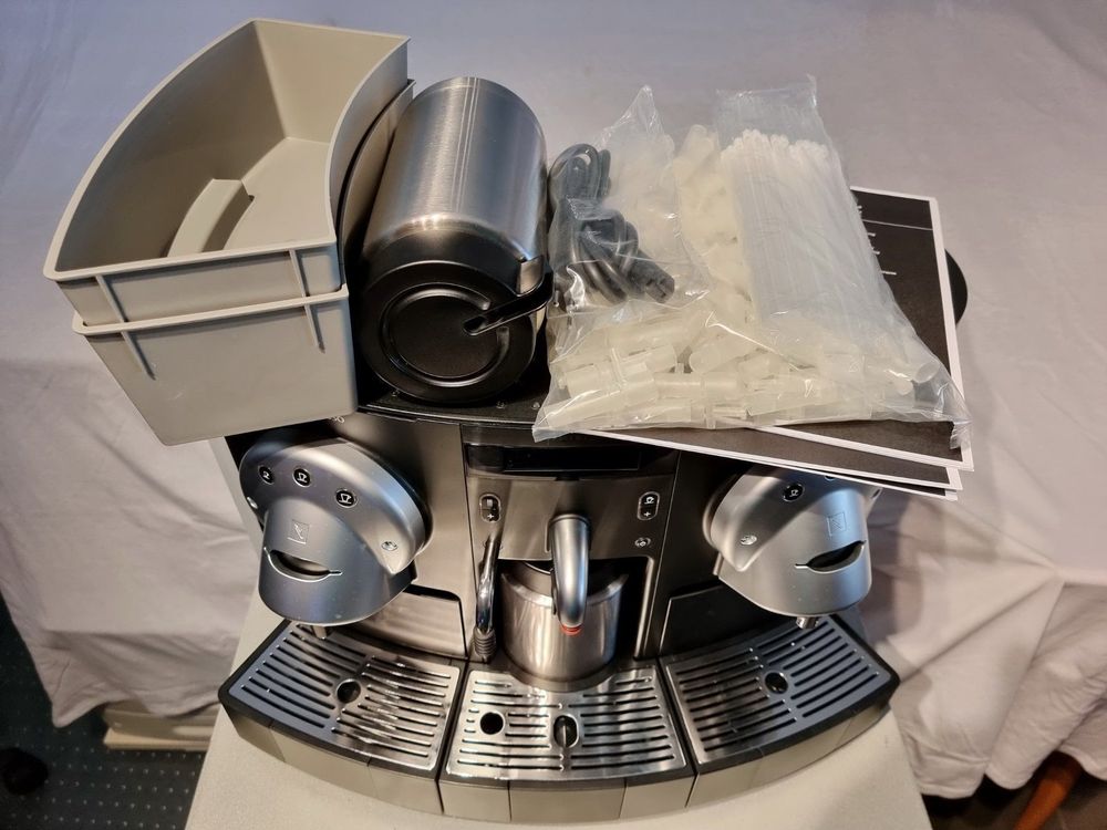 NESPRESSO GEMINI CS220 CS223 Typ 904 in Topzustand | Kaufen auf Ricardo