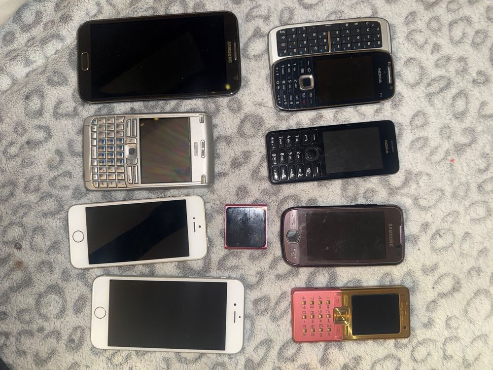 Diverse Retro-Handy Sammlung inkl. iPhones (9 Stk.) (Defekt) in ...