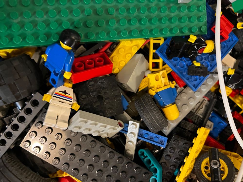 Lego über 5kg 80er / 90er mit Minifiguren (Gebraucht) in Arbon für CHF ...
