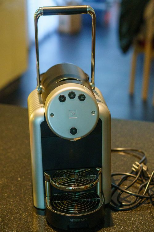 Zenius Kaffeemaschinen – Nespresso Professional TOP-ZUSTAND! (Gebraucht ...