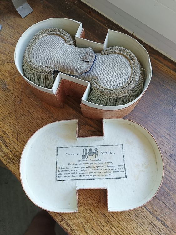 Antike Epauletten mit Silberfäden / von Joseph Stehlin Bern (Gebraucht ...