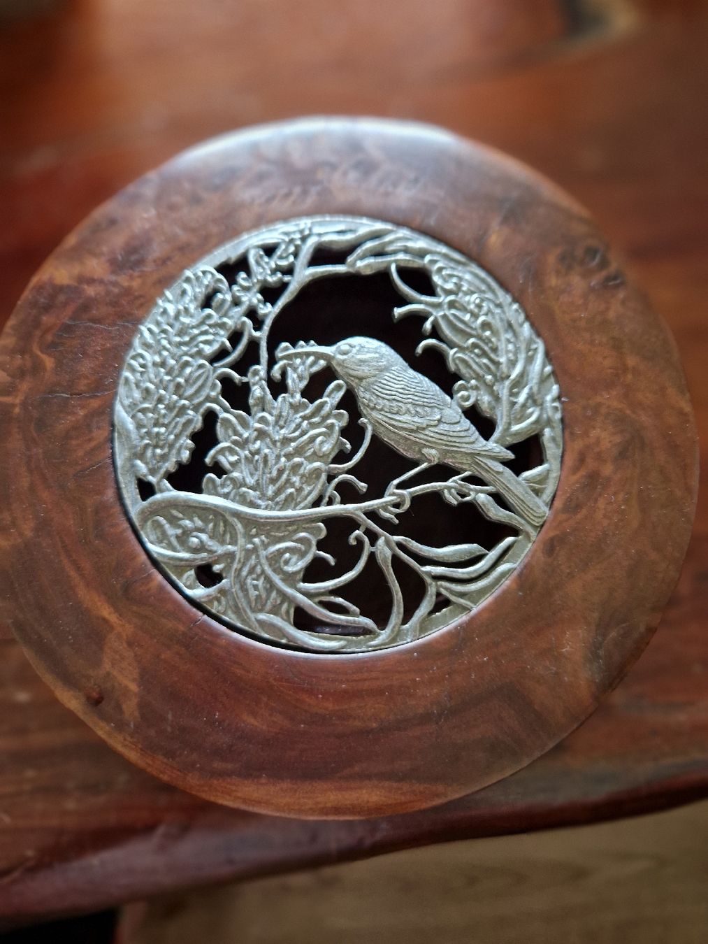 Schale aus schönem Holz mit Kolibri (Gebraucht) in Jona für CHF 50 ...