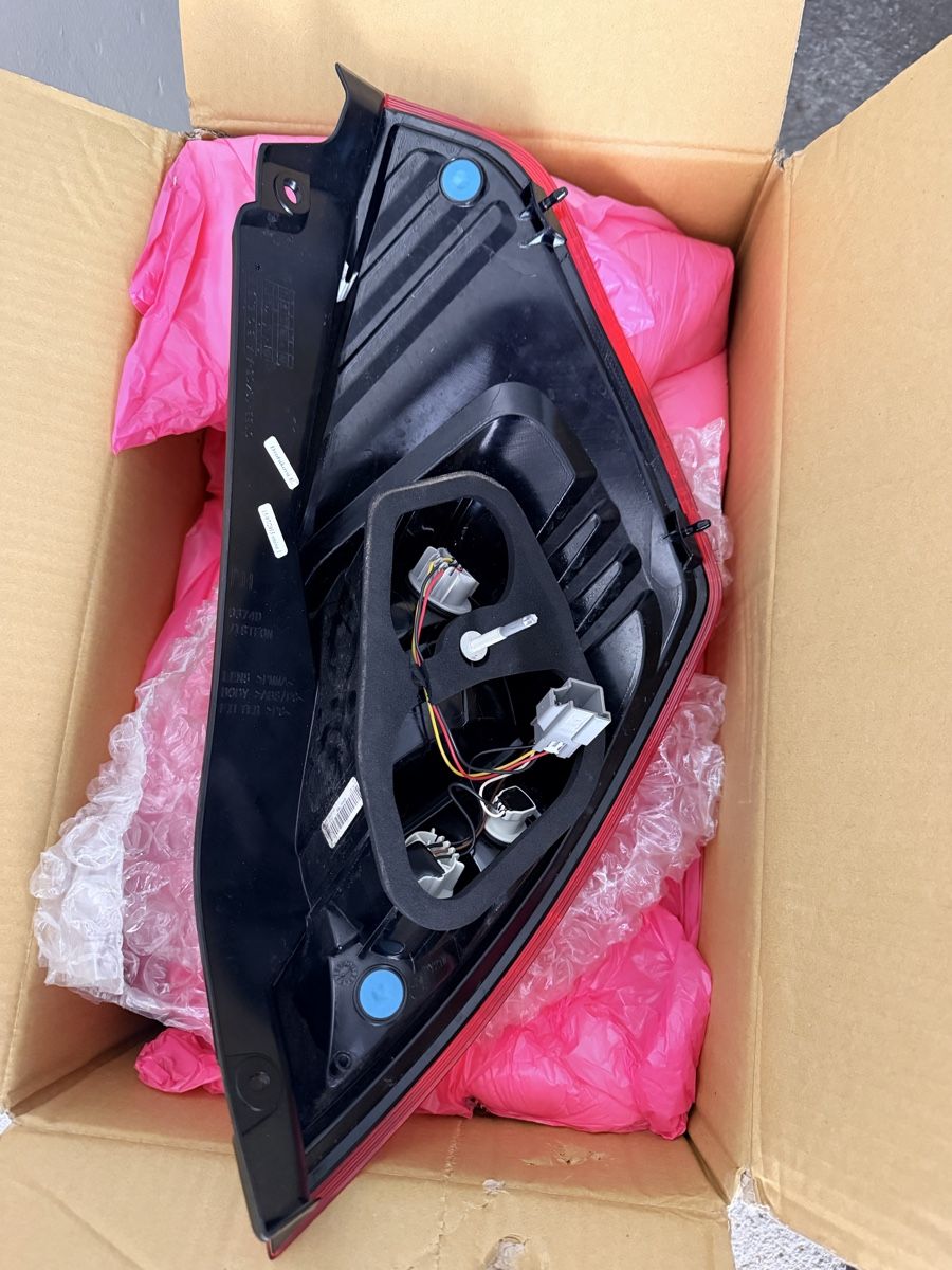 Heckleuchte Ford Fiesta (Neu und originalverpackt) in Bauma für CHF 250 ...