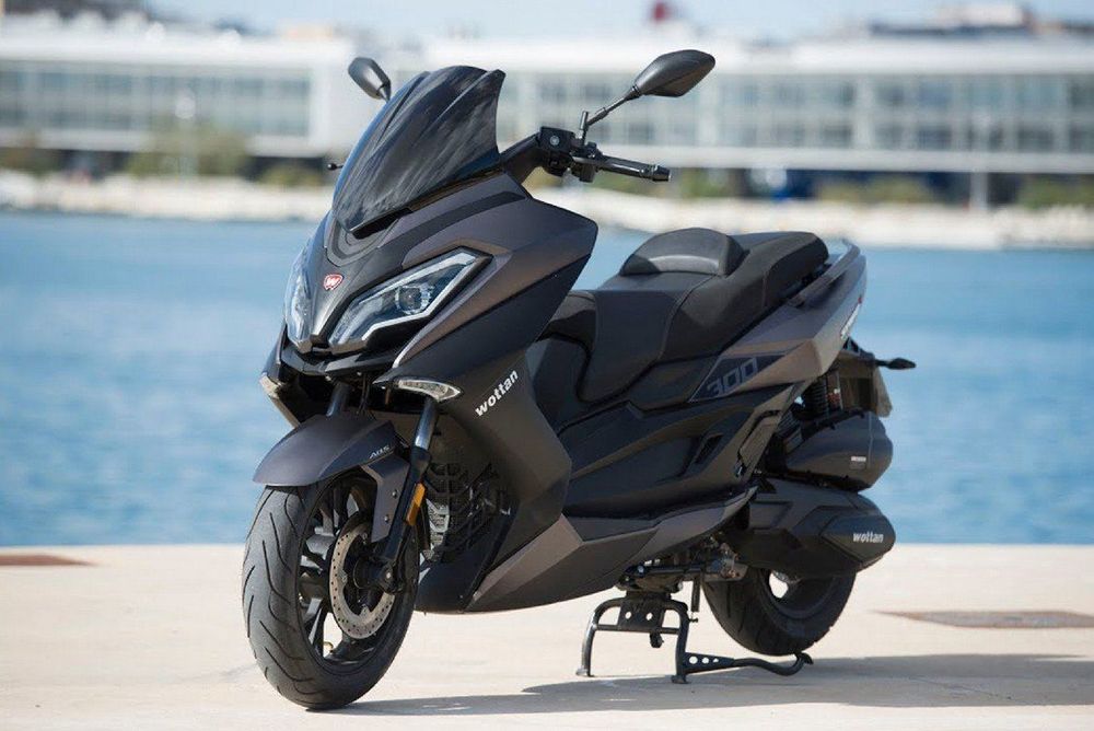 Roller / Scooter WOTTAN STORM 300 (Neu und originalverpackt) in Brig ...