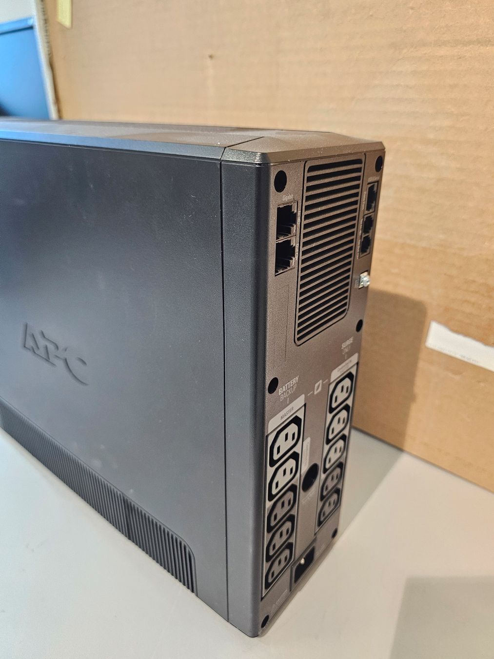 APC Back Ups Pro 1200 ohne Batterie inkl. Netzkabel C13-C14 (Gebraucht ...