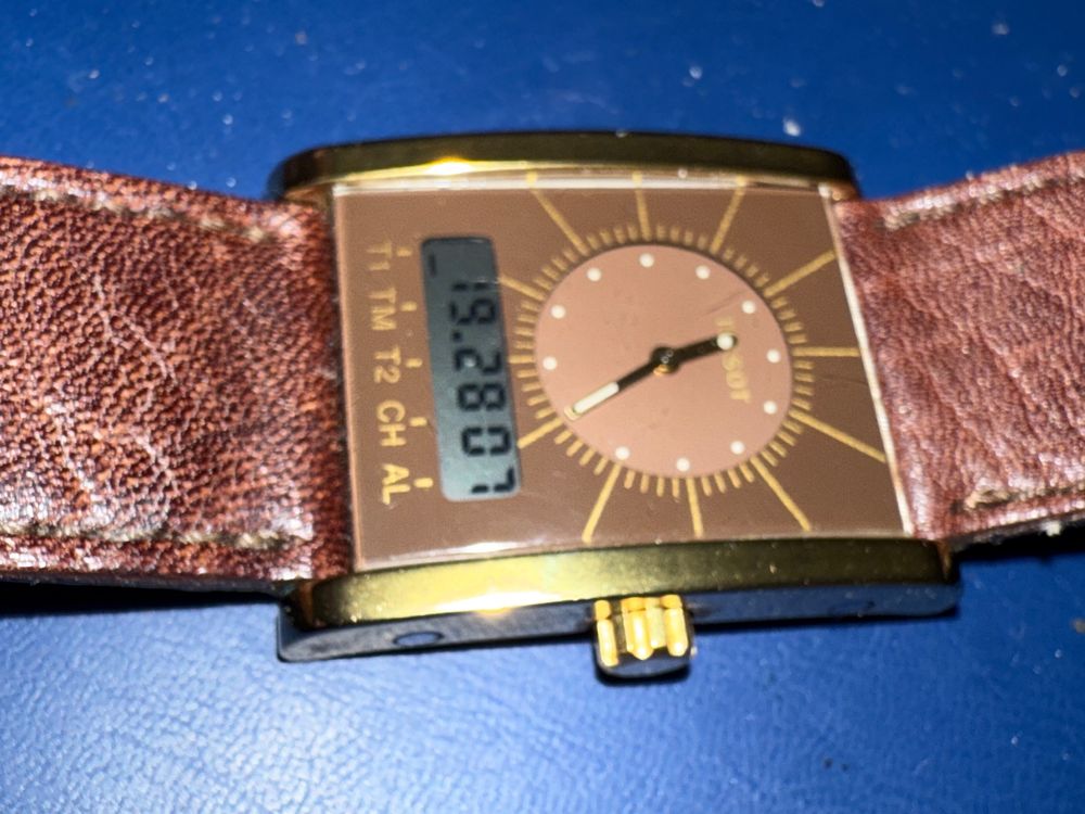 Tissot Two Timer 27.5 mm (Gebraucht) in Pfeffingen für CHF 5 – mit ...