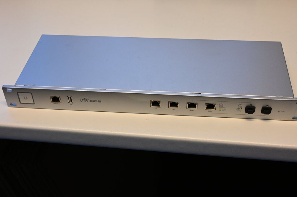 Unifi USG-Pro 4 - Security Gateway - ab 1.- CHF (Gebraucht) in Biel ...