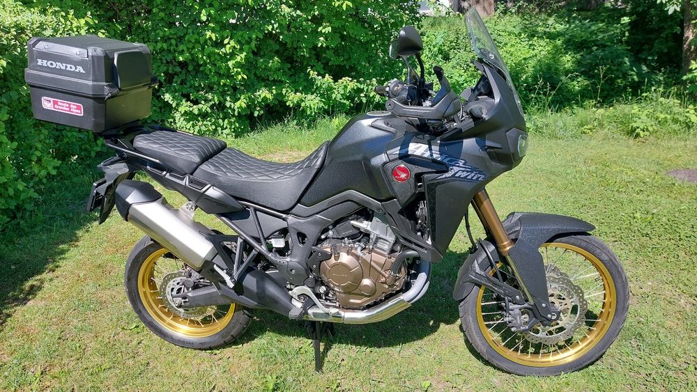Elegantes Honda Africa Twin Gebraucht Ebenbildbrend6049