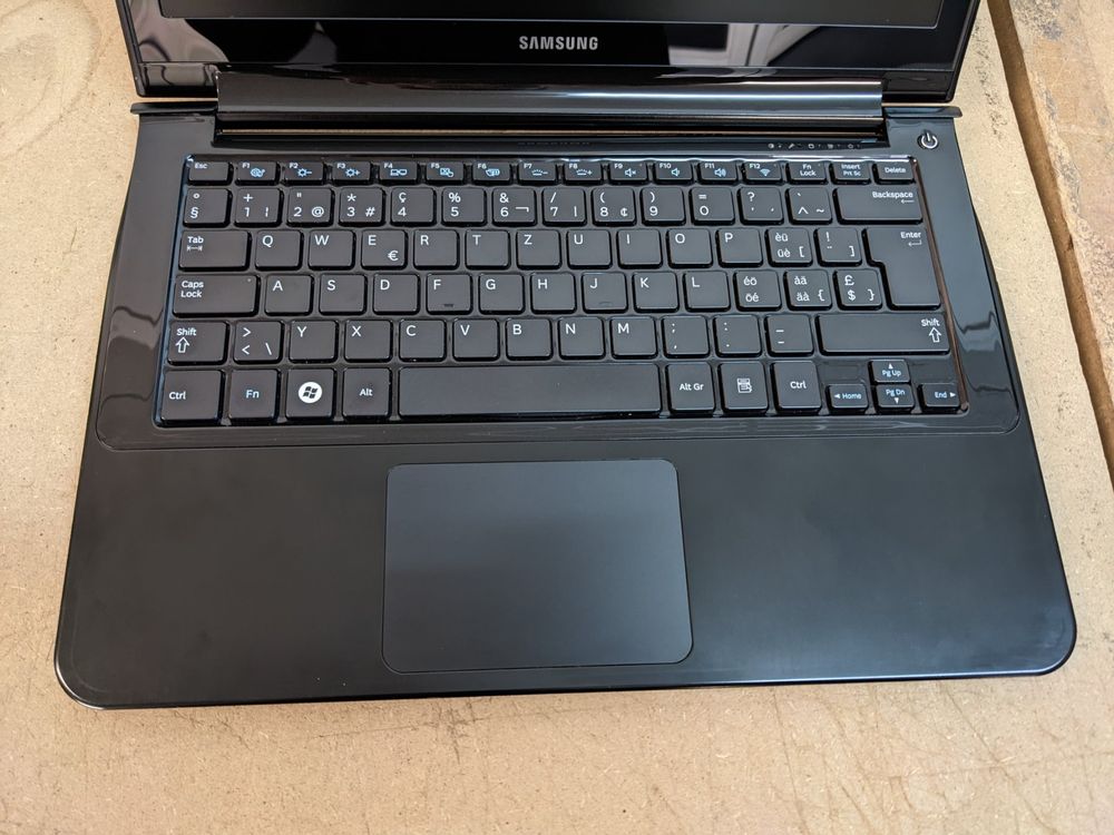 Samsung 900X3A NP900X3A SSD i5 Win10 (Gebraucht) in Meyrin für CHF 120 – mit Lieferung auf ...