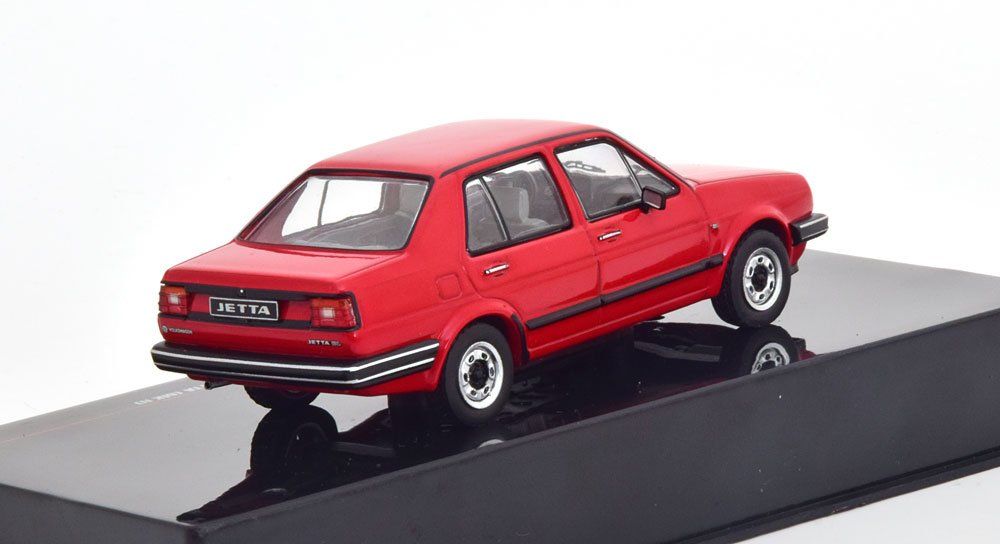 VW Jetta II Phase I 1984-1987 rot / schwarz 1:43 von IXO (Neu und ...