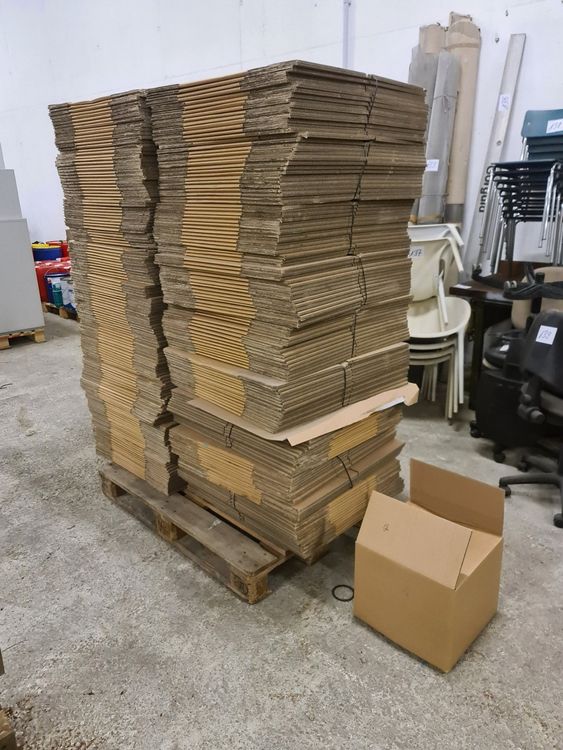 216. Posten Kartonschachteln 2 Wellig ca. 270 Stk. ab 1.- | Kaufen auf Ricardo