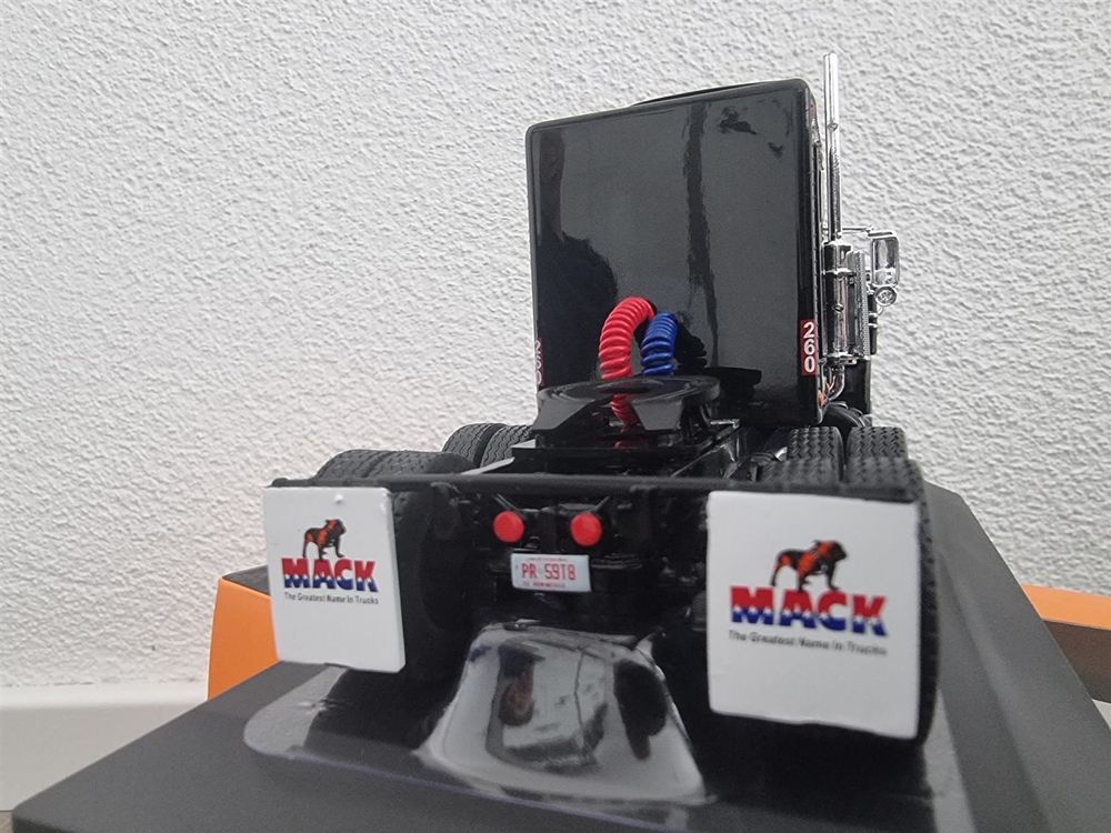 Mack - Convoy - Rubber Duck Model 1:43 (Neu und originalverpackt) in ...