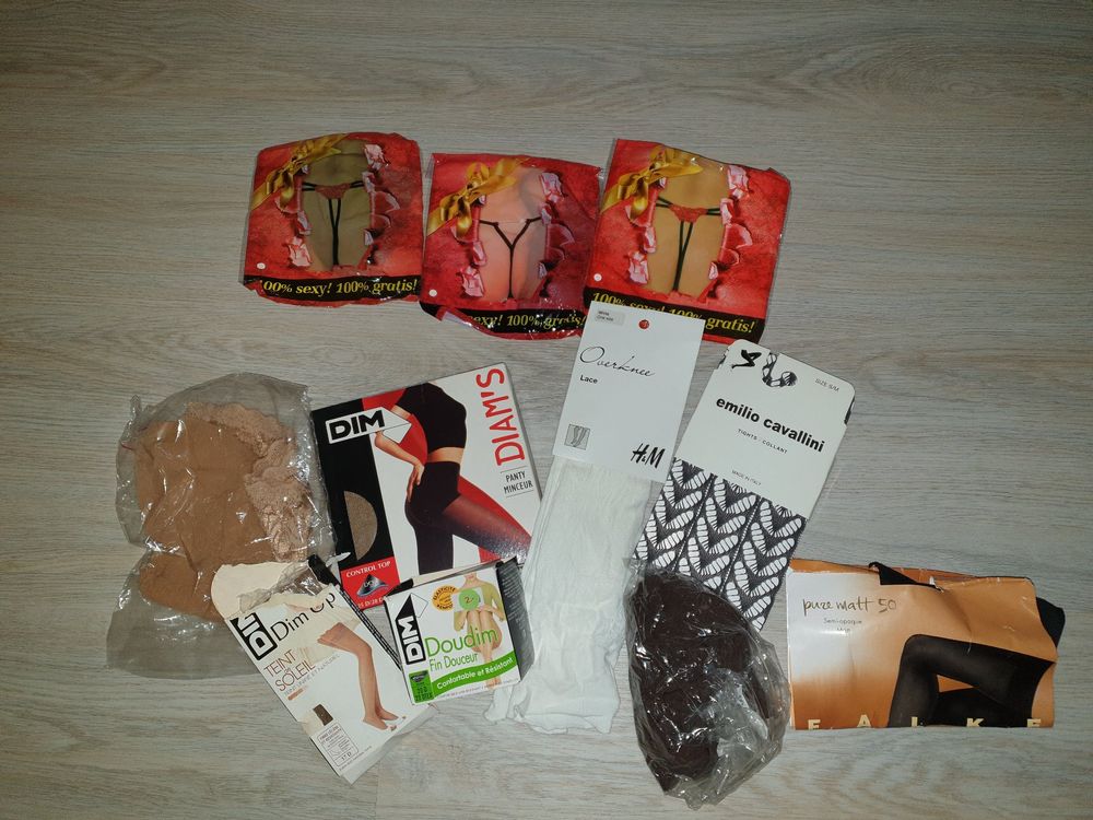 Strumpfwaren diverse (Gebraucht) in für CHF 4 – mit Lieferung auf ...