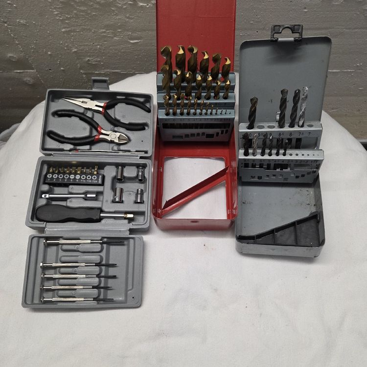 Werkzeug Set, Bohrer Set, Bit Set, Schraubenzieher Set (Gebraucht) in ...
