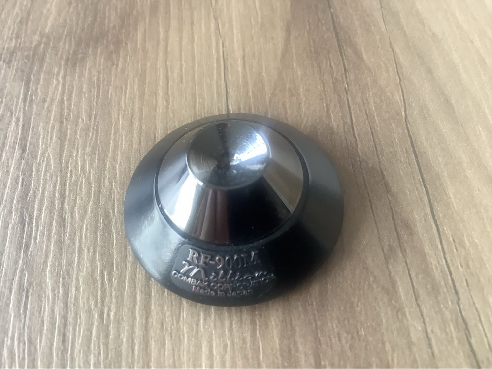 Harmonix Tuning Spike Base RF-900M Million, Top Zustand! (Gebraucht) in ...