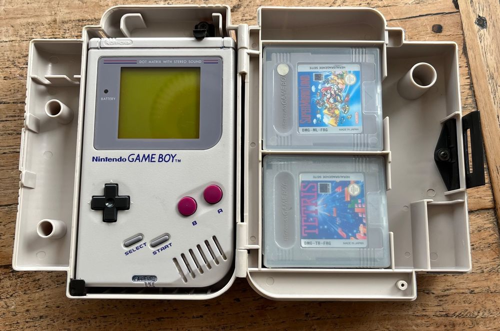 Original Game Boy mit 16 Spielen und Zubehör (Defekt) in Wabern für CHF ...