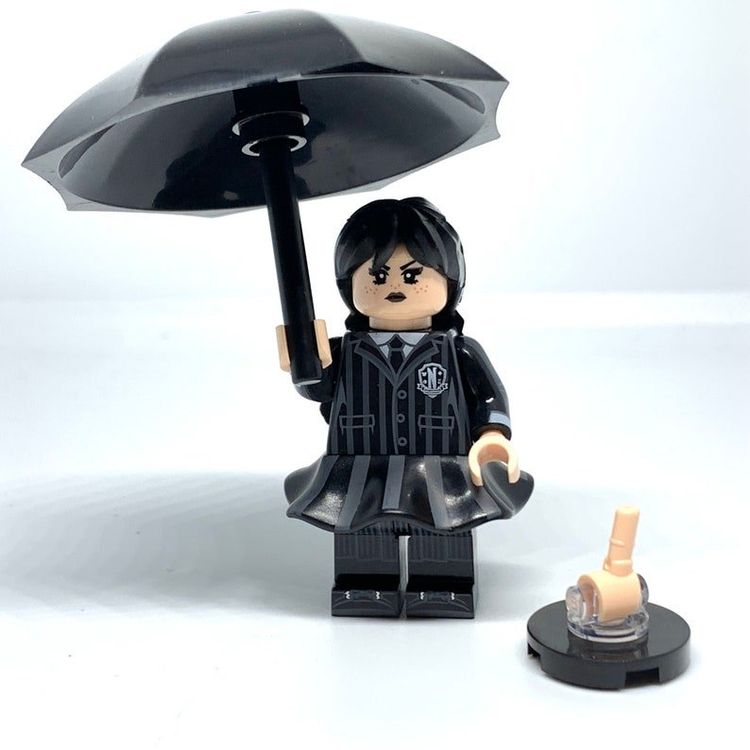 Wednesday Addams minifigure mit Thing fur lego | Kaufen auf Ricardo