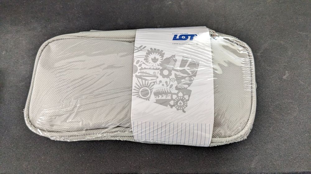 LOT Business Class Amenity Kit | Kaufen auf Ricardo