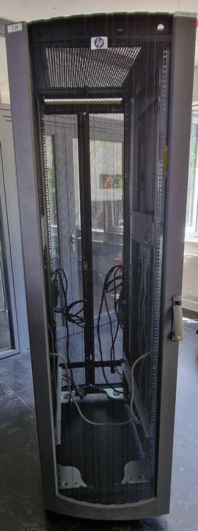 HP 42U Rack (Gebraucht) in Bern für CHF 10 – nur Abholung auf Ricardo ...