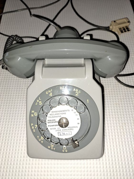 Téléphone ancien de France (Gebraucht) in Biel/Bienne für CHF 20 – mit ...