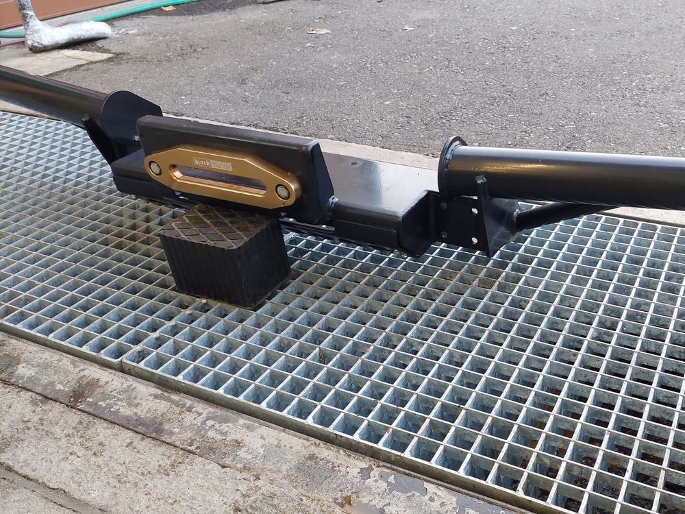 Land Rover Defender Stossfänger mit Seilwindenaufnahme (D'occasion) à ...