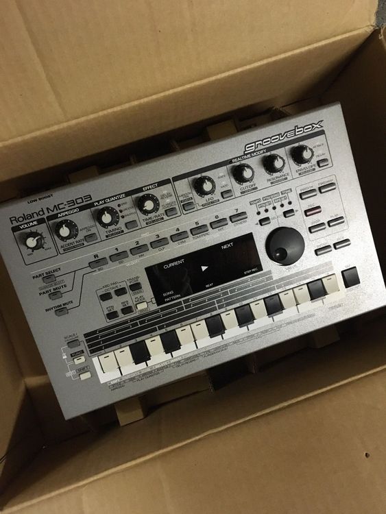 roland groovebox mc-303 (Gebraucht) in Zürich für CHF 240 – mit ...
