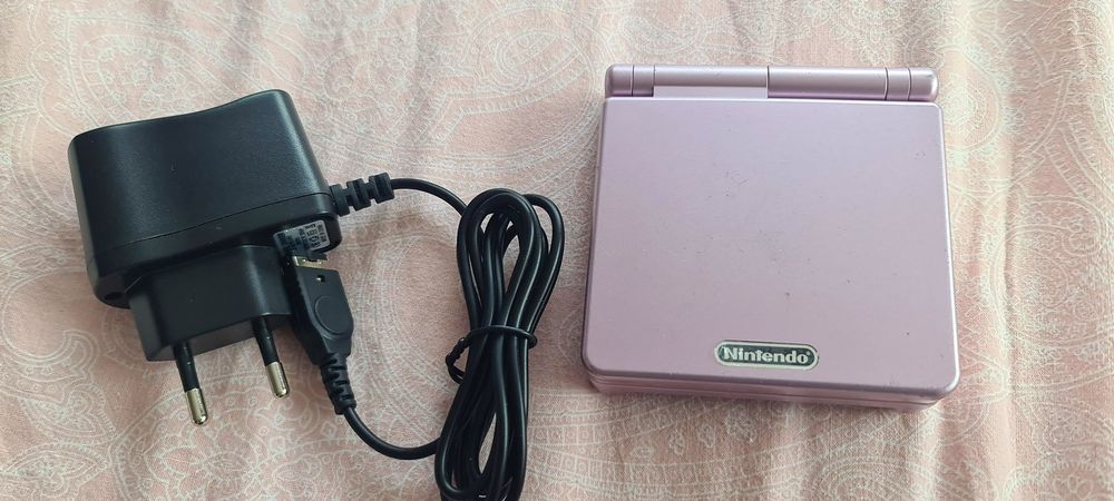 Konsole Game Boy Advance SP rosa (Gebraucht) in Autigny für CHF 89 ...