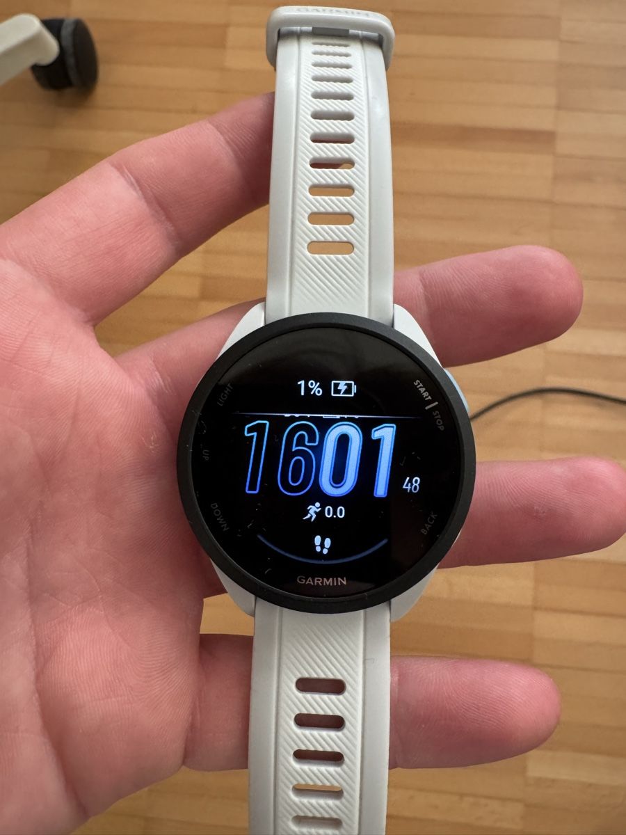 Garmin Forerunner 165 Music GPS Running Watch - White (Neu (gemäss ...