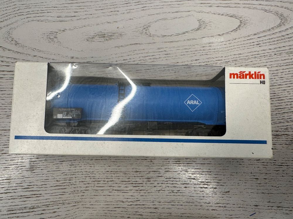 Märklin 4752 DB Aral Tankwagen (Gebraucht) in Lupsingen für CHF 23 – mit Lieferung auf Ricardo ...